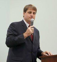 Fort Lauderdale mayor accused of "sell out" as public housing battle ...